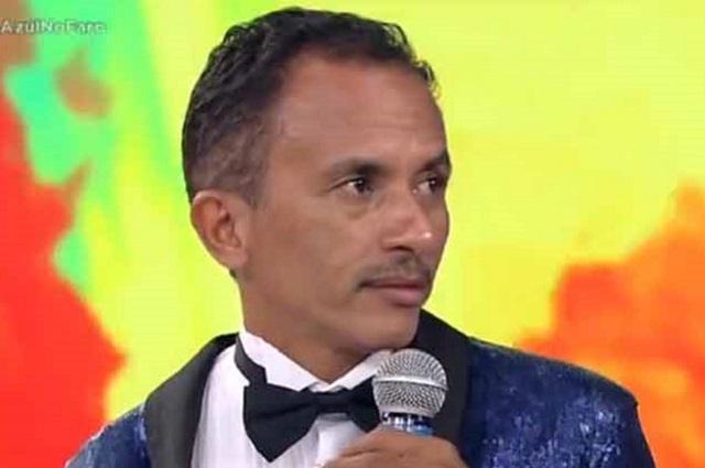 Cantor De Caneta Azul Divulga Nova Música Vamos Vacinar Jornal
