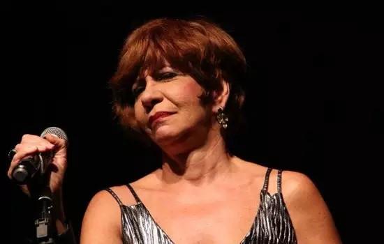 Sandra Pêra estreia na internet o monólogo 'À Procura de uma Dignidade ...